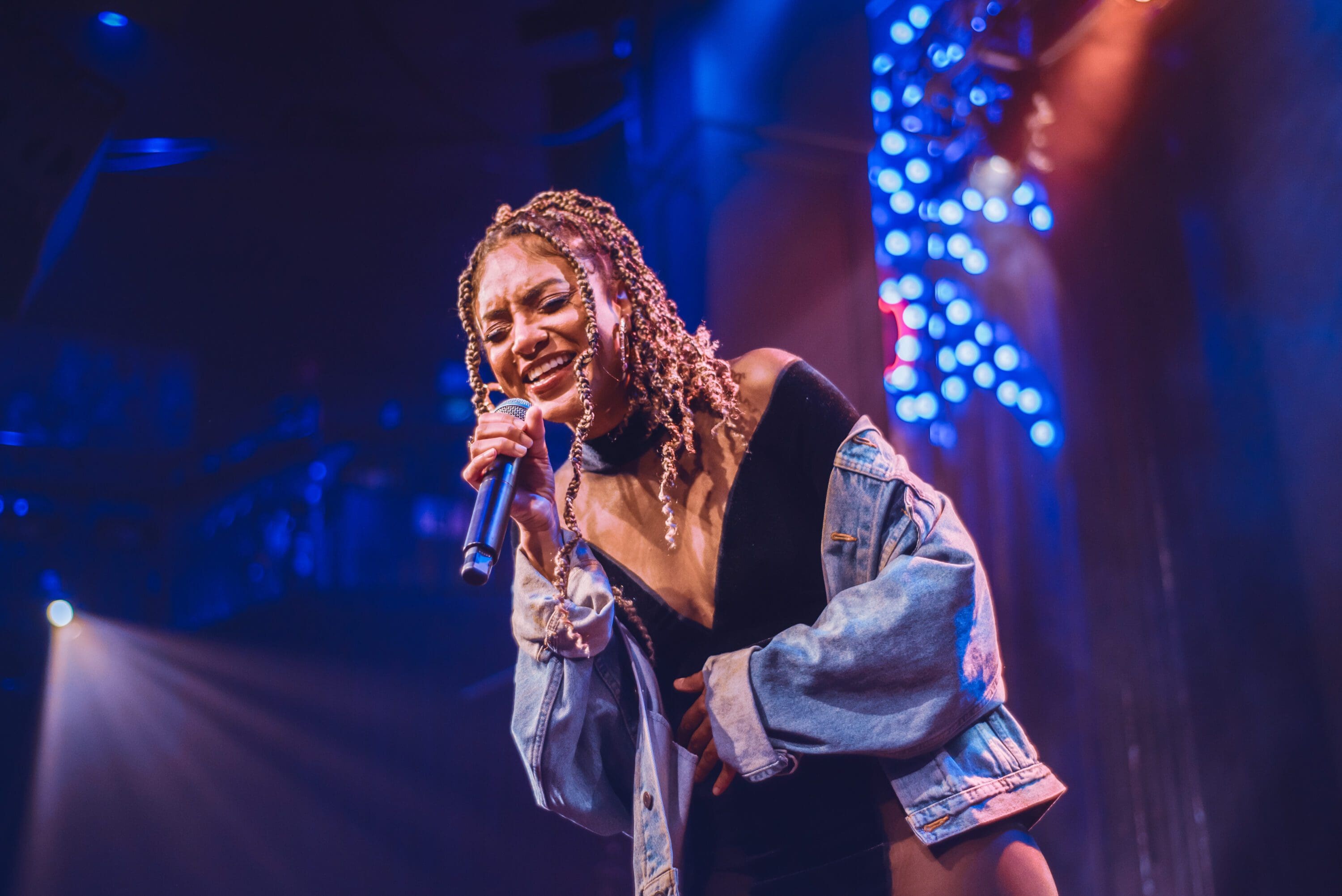 Naomi Cowan Brings Star Power to The Lemmon Stage at El Mocambo | ADDICTED