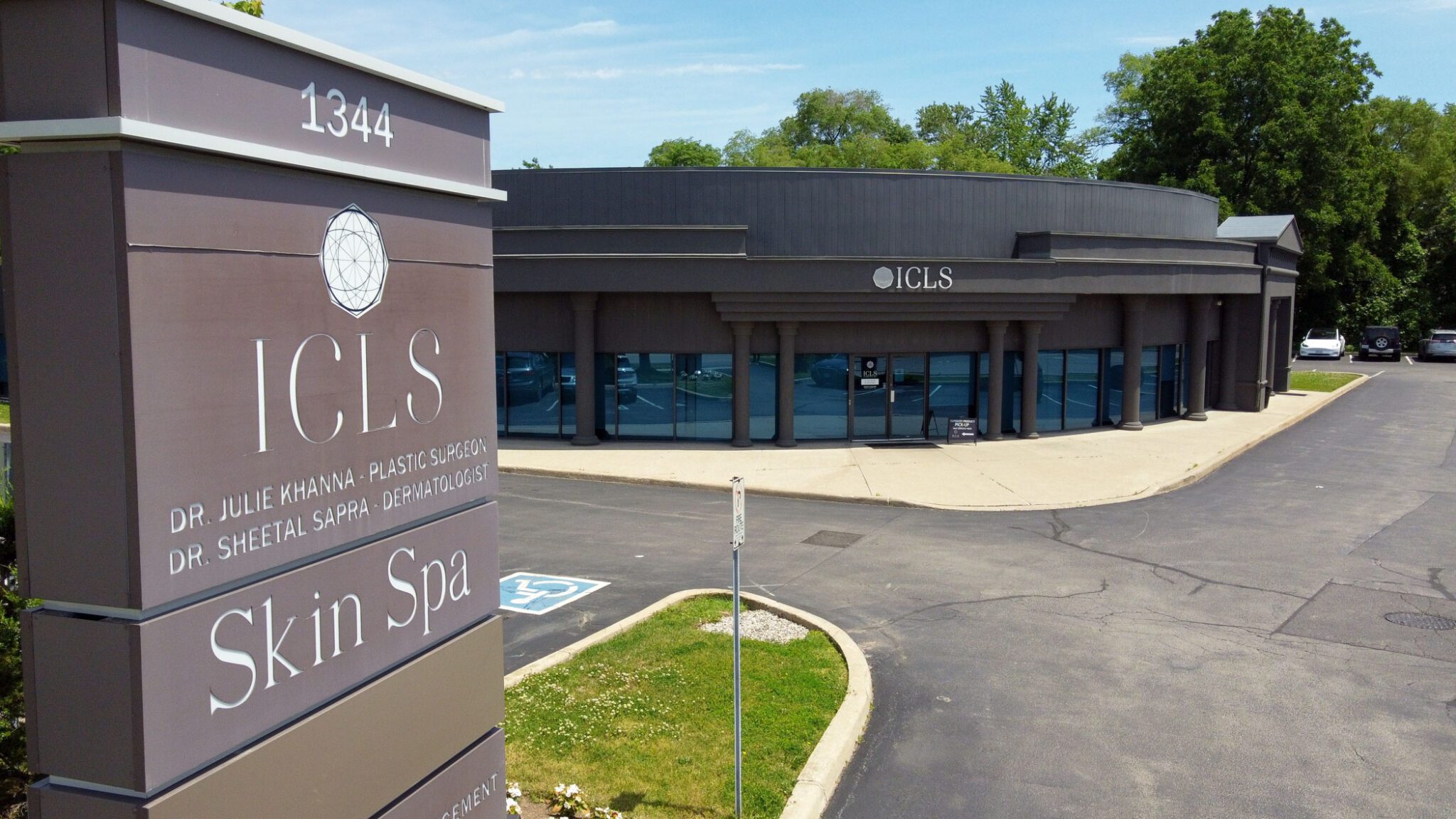 Inside the world of plastic surgery with Dr. Zamani from ICLS ...