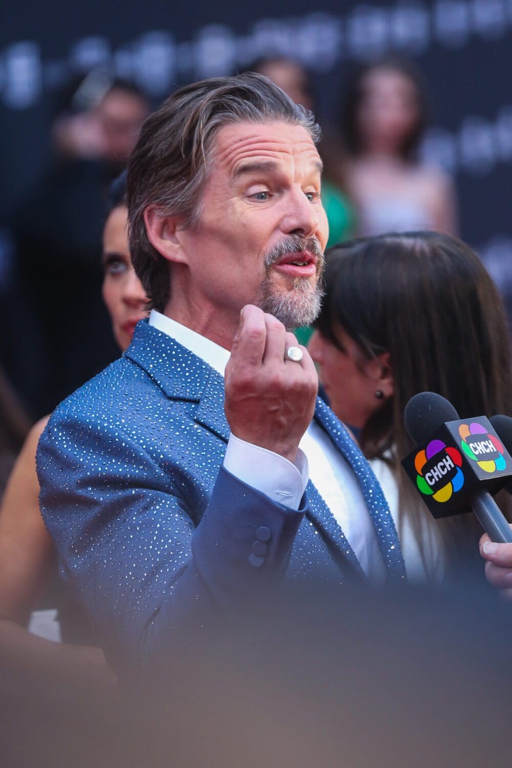 TIFF 2022: ‘Raymond & Ray’ Brings Ethan Hawke and Ewan McGregor Together in Toronto |ADDICTED