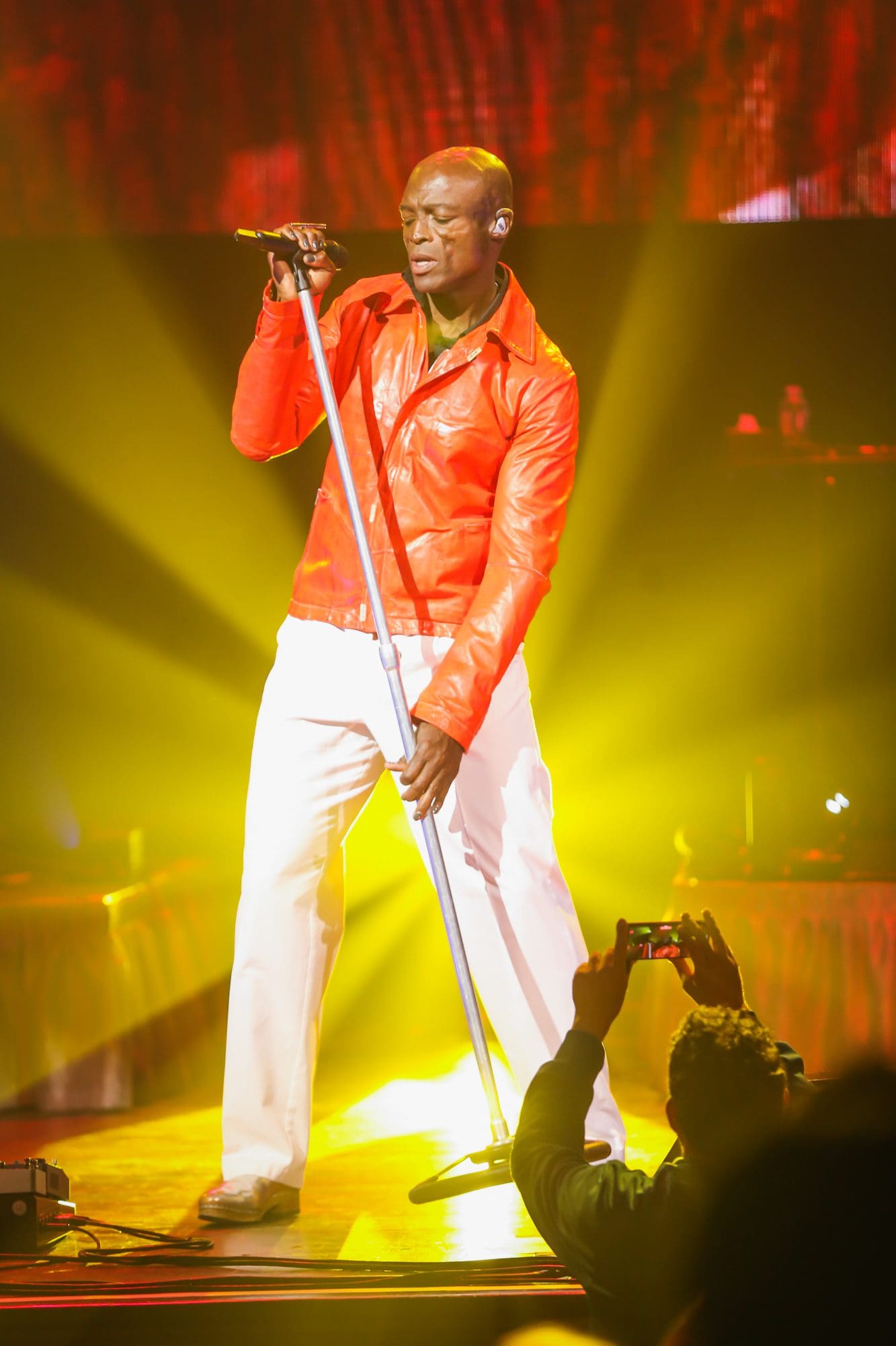 Celebrating Thirty Years of Seal at Toronto's Massey Hall ...
